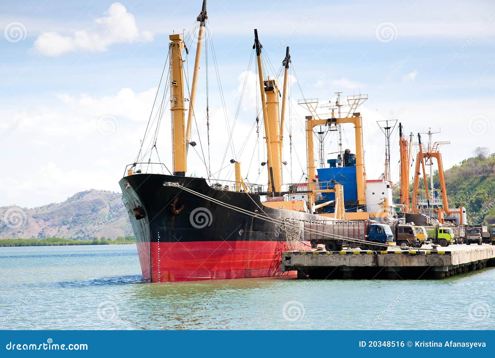 Lastfartyg arkivfoto. Bild av sändnings, globalt, päfyllning - 20348516