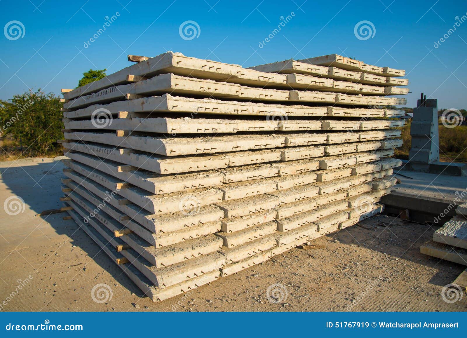 Lastre di calcestruzzo immagine stock. Immagine di industria - 51767919