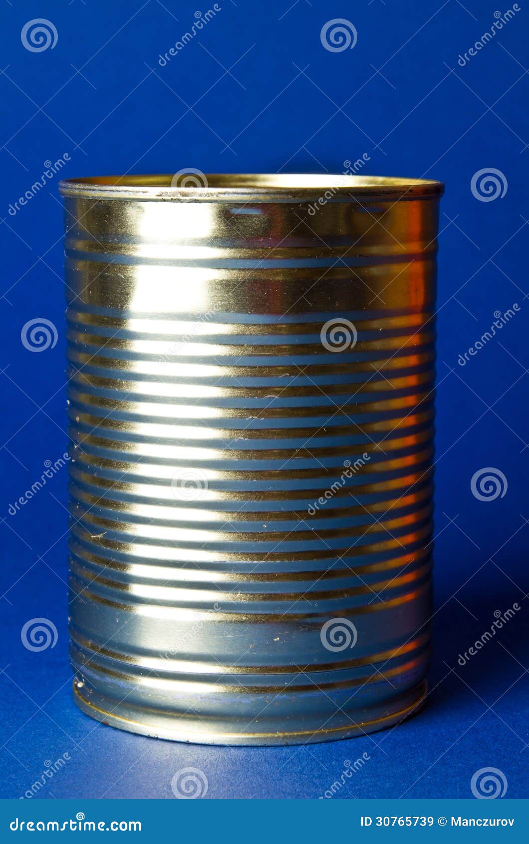 Lata de lata imagem de stock. Imagem de retro, objeto - 30765739