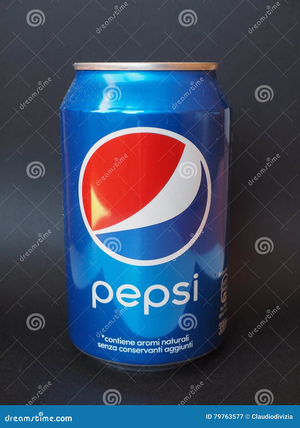 Lata de Pepsi fotografia editorial. Imagem de estanho - 79763577