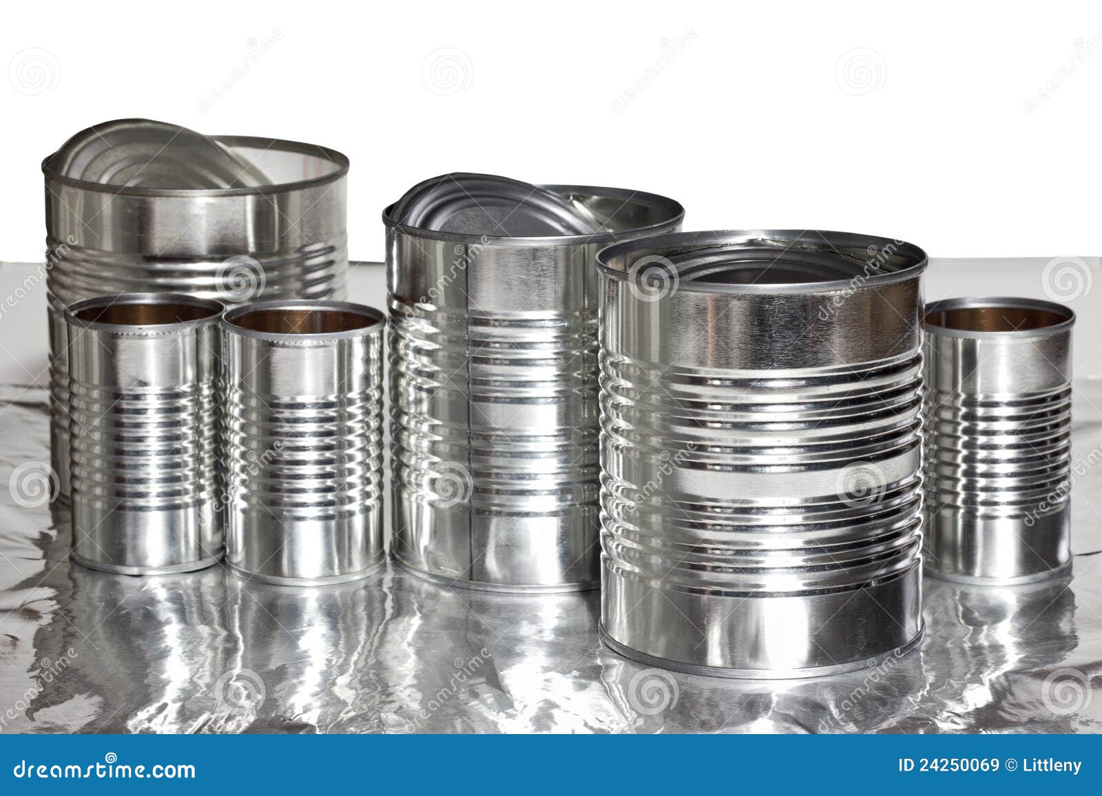 Latas de aluminio imagen de archivo. Imagen de desperdicios - 24250069