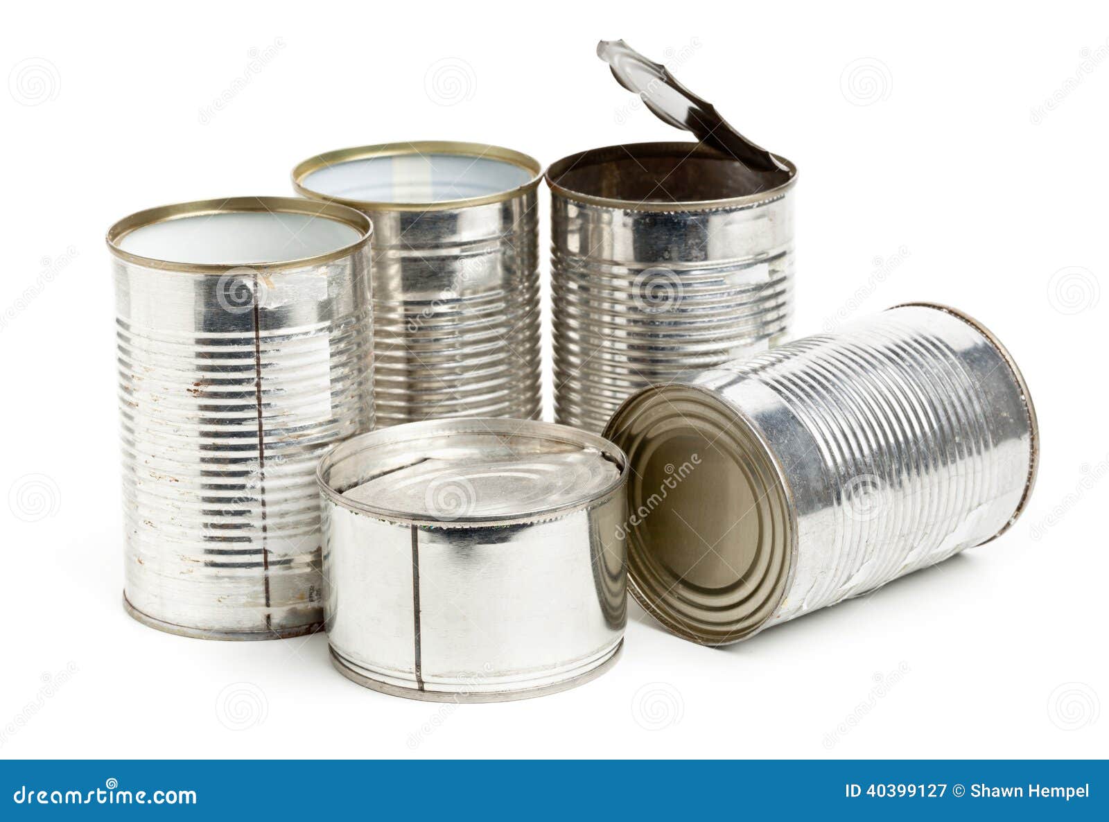 Latas de aluminio usadas imagen de archivo. Imagen de almacenaje - 40399127