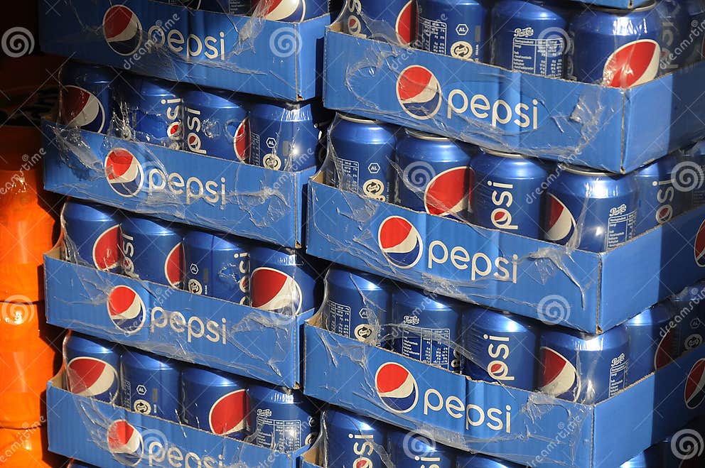 LATAS DE PEPSI imagem de stock editorial. Imagem de imagens - 97604214