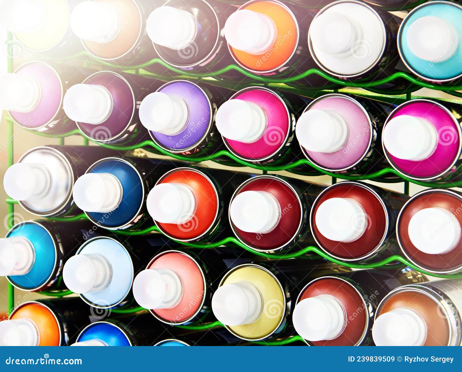 Latas Multicolores De Pintura De Graffiti Imagen De Archivo Imagen De Colorido Botella 239839509