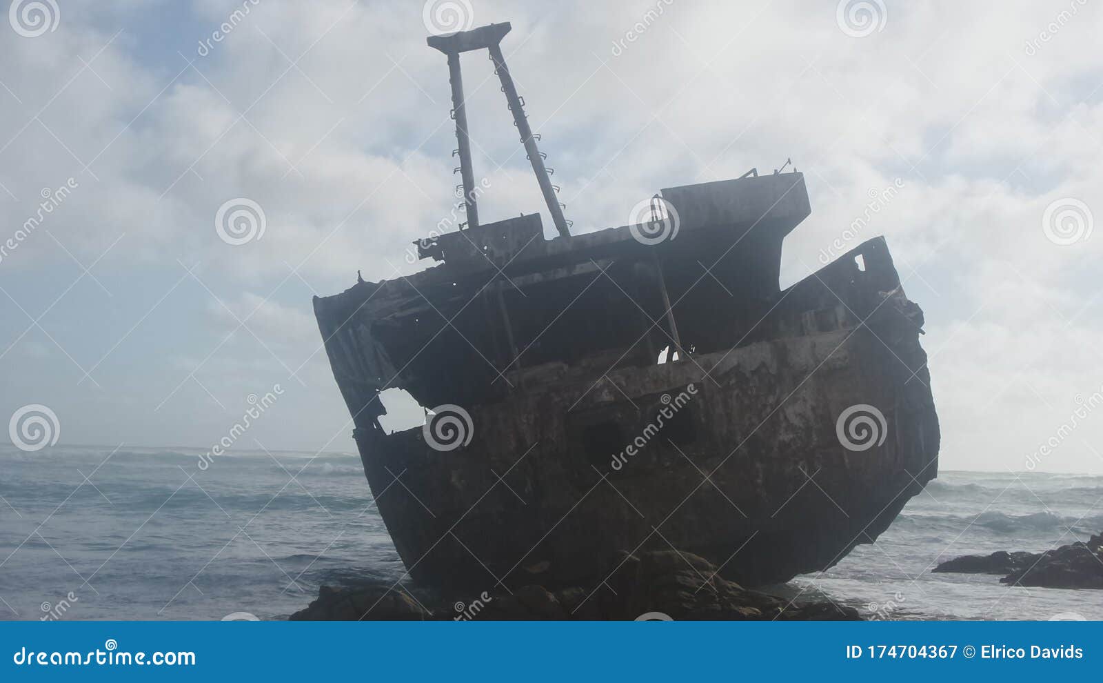 A Latest Boat Discover that Washed Up on Shore Stock Image - Image of ...
