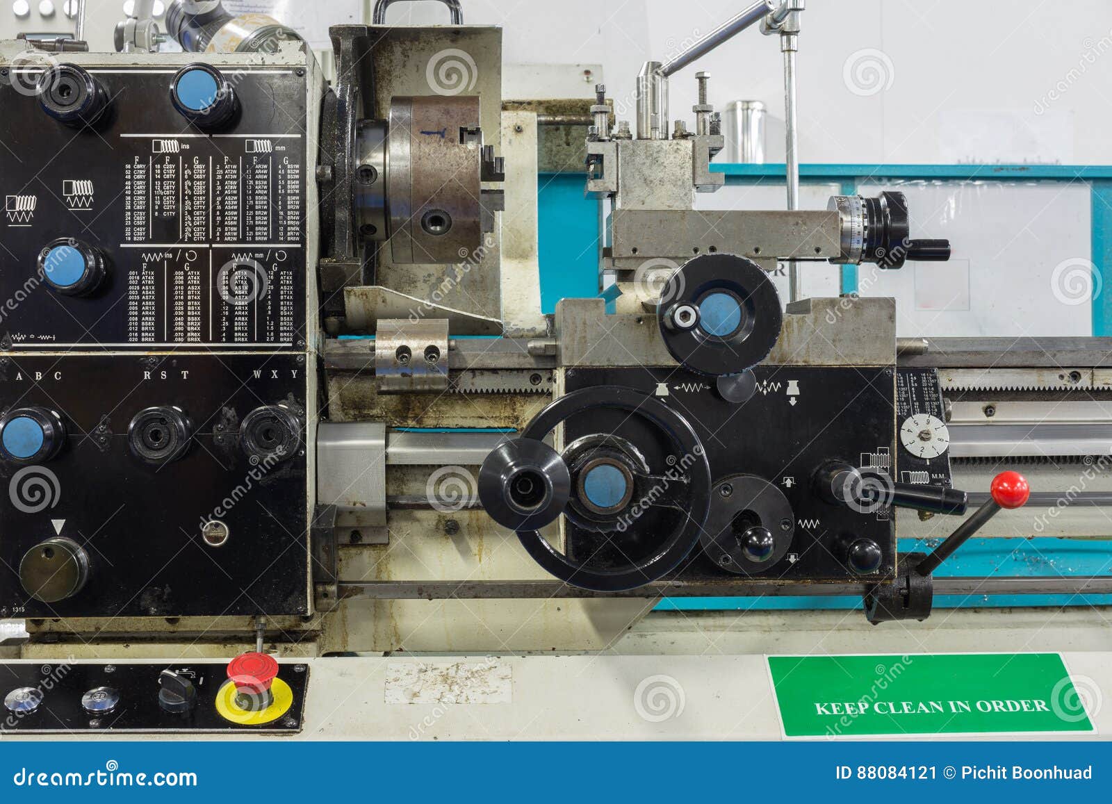 Lathe Machine in Workshop for Cutting Material and Make Thread in Heavy ...