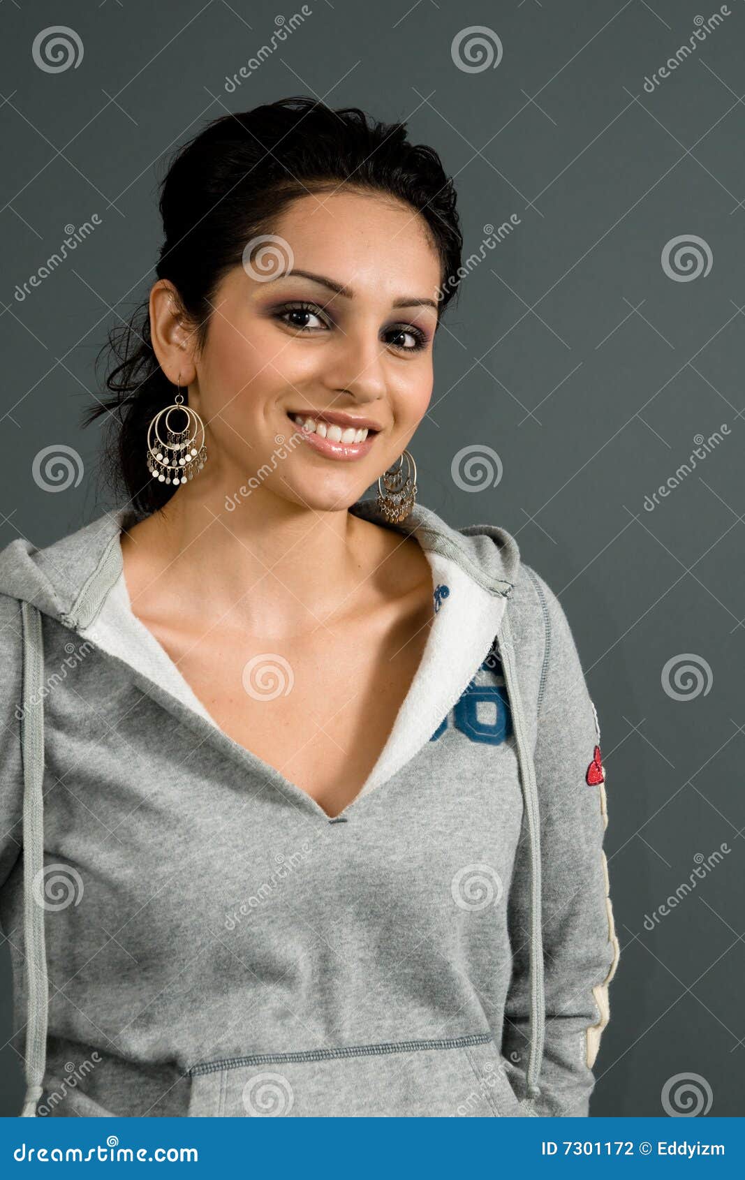 Latina tanned novo foto de stock. Imagem de ocasional - 7301172