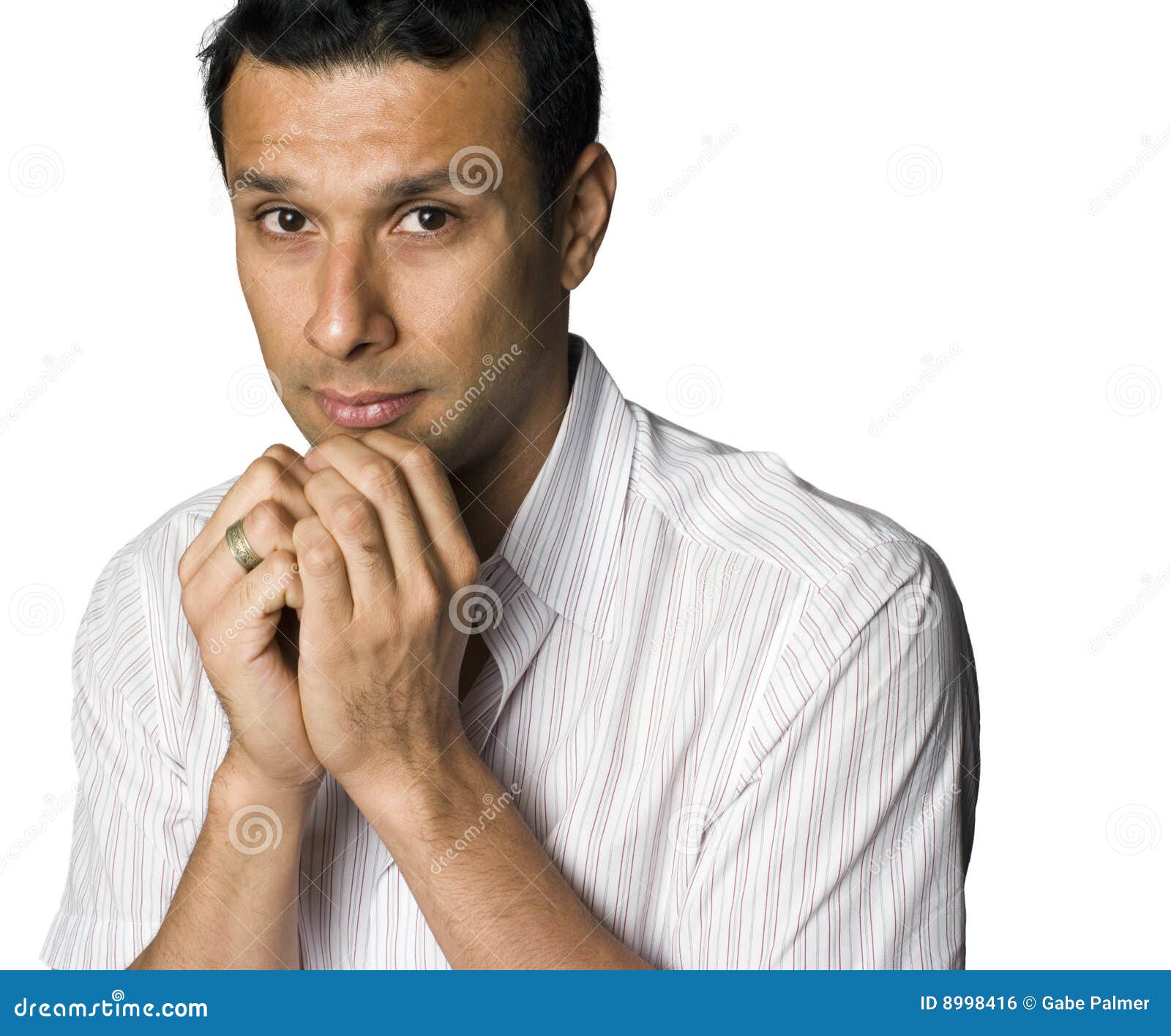 Latino Regardant L'homme Timide Photo stock - Image du mains, geste ...