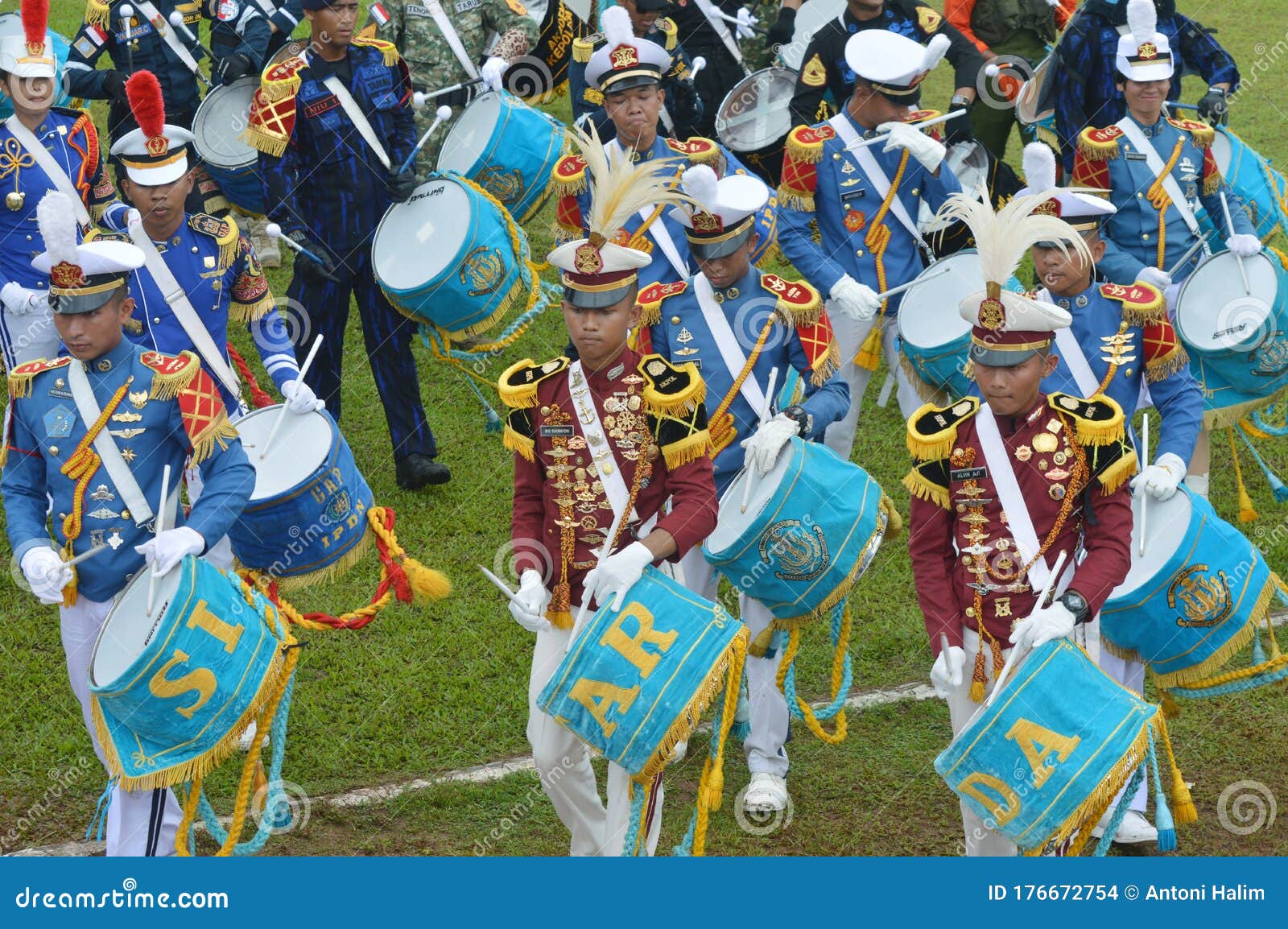LATSITARDA 2017 NORTH BORNEO Editorial Stock Image - Image of musicians ... LATSITARDA 2017 NORTH BORNEO Editorial Stock Image - Image of musicians ...