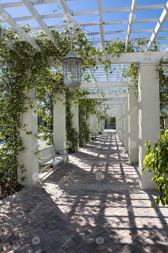 Lattice walkway stock photo. Image of entrance, arch - 19076844