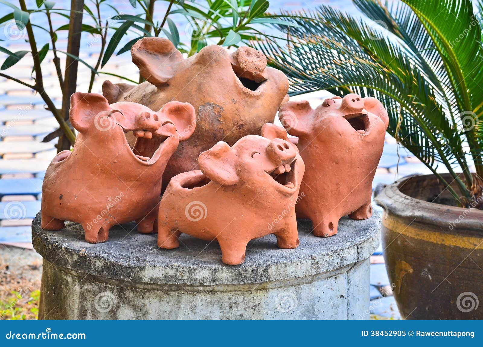 Laughing pig statue stock image. Image of hand, making - 38452905