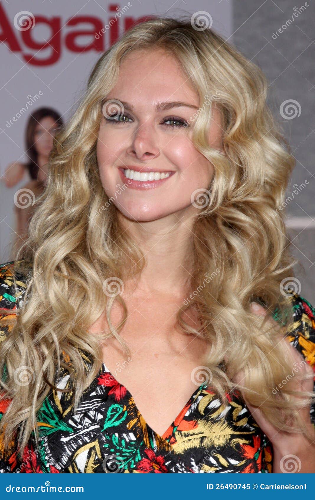 Laura Bell Bundy editorial image. Image of arrives, capitan - 26490745