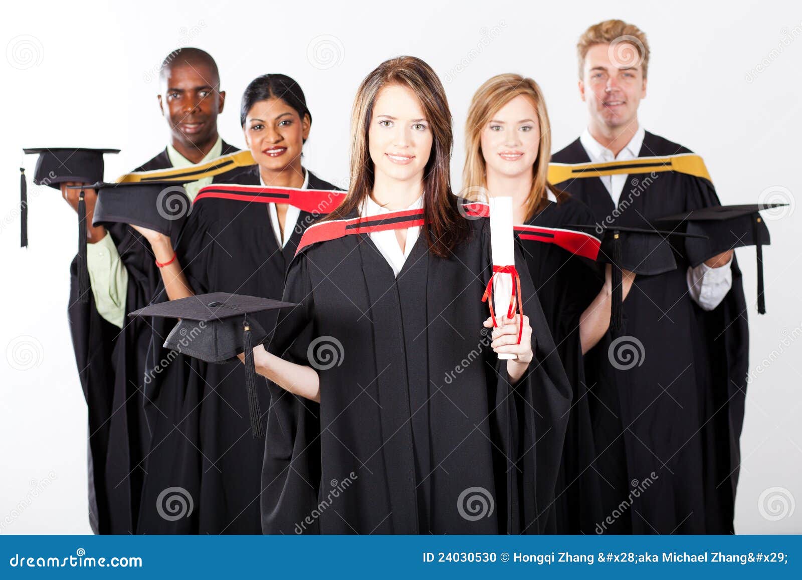 Laureati alla graduazione fotografia stock. Immagine di certificato ...