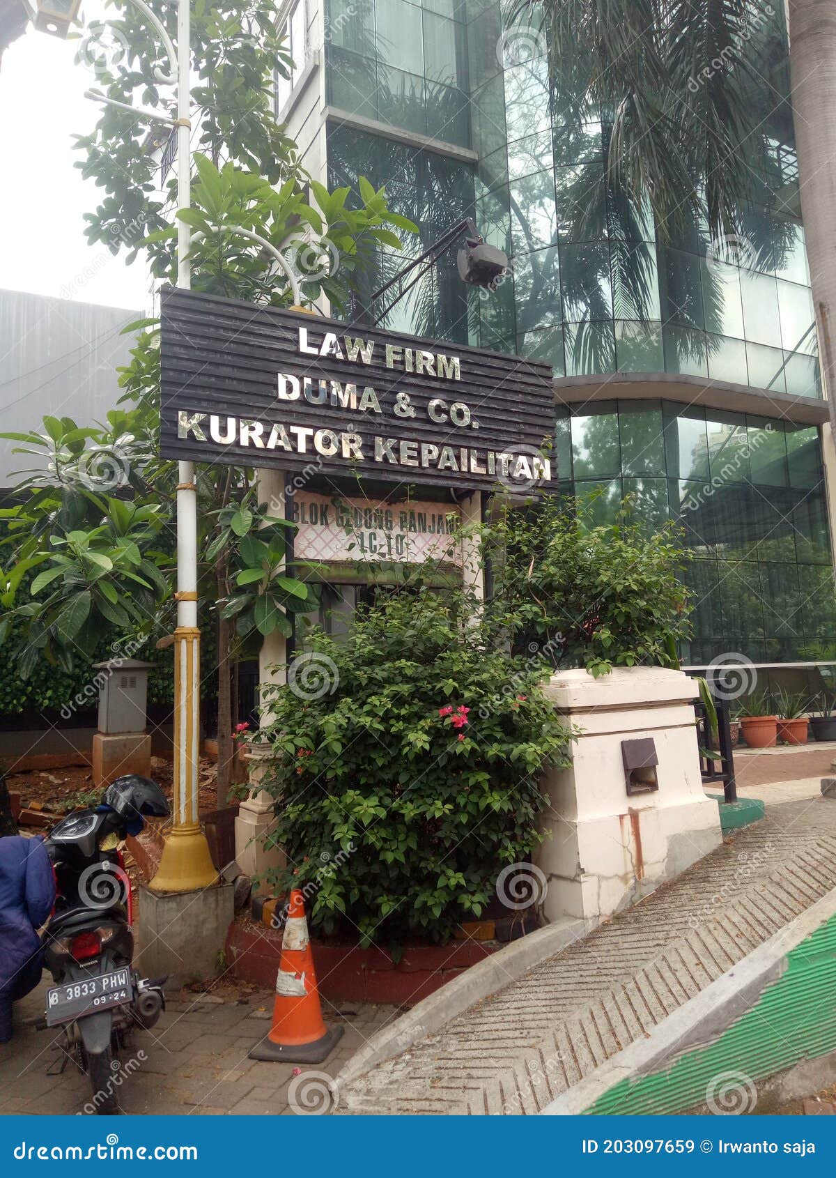 Law firm duma & co editorial stock image. Image of restaurant - 203097659