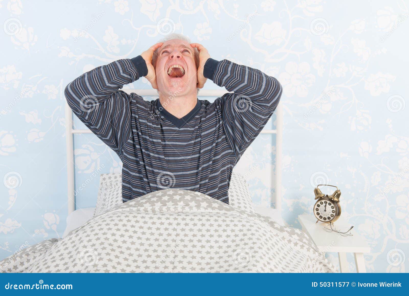 Lawaai Van De Buren Hierboven Stock Afbeelding - Afbeelding bestaande ...