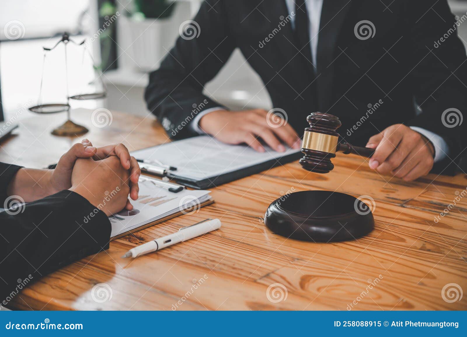 Lawyers Give Advice about Judgment, Agreements, Justice Customer Stock ...