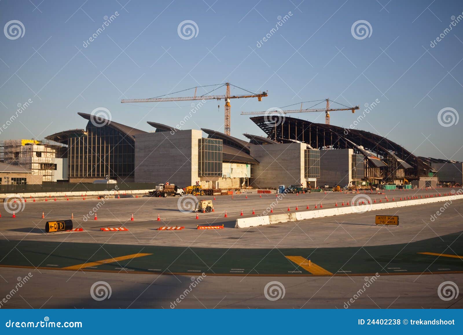 LAX Airport Bradley Terminal Construction Editorial Stock Photo - Image ...