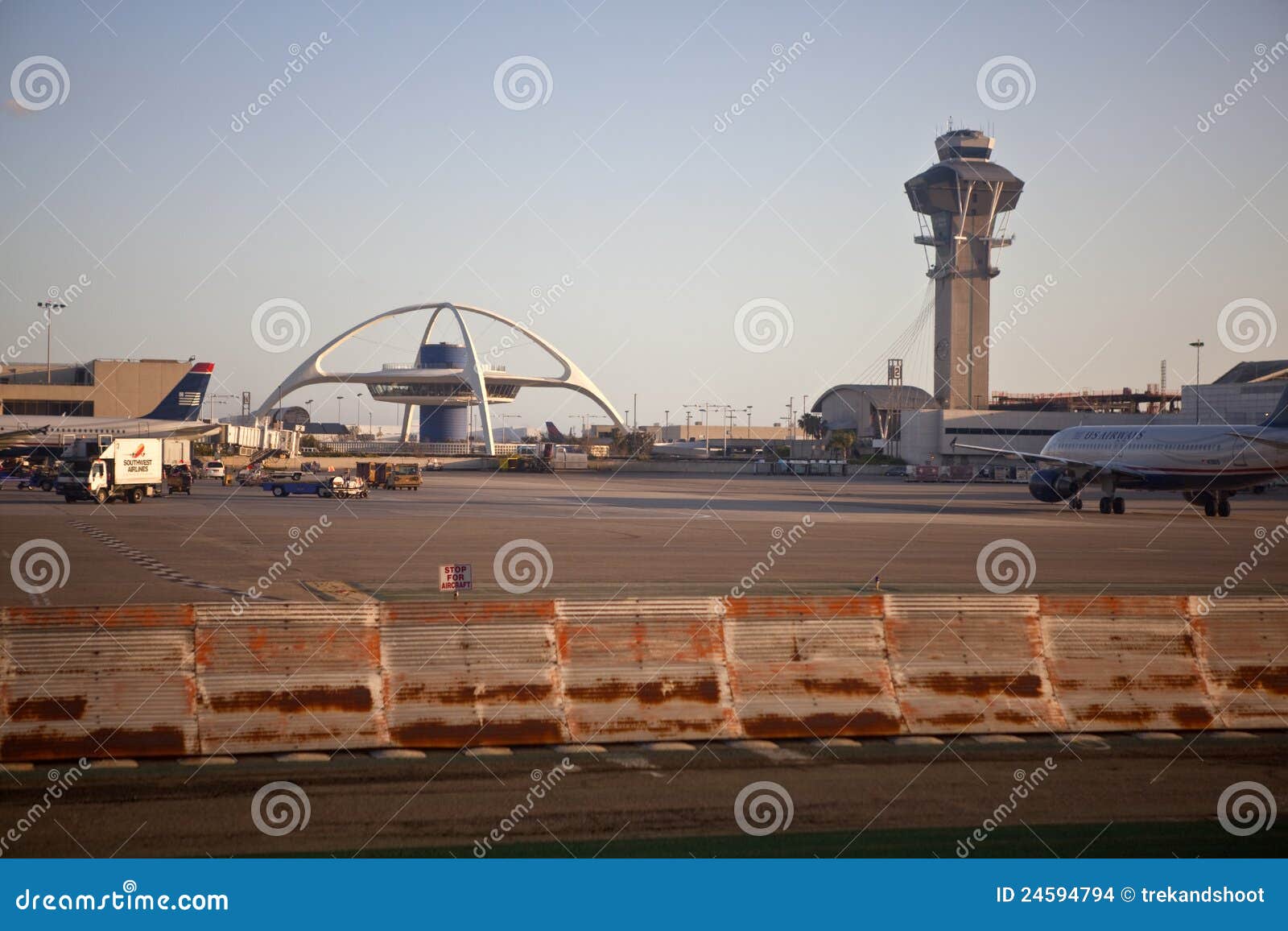 LAX Theme Building in Warm Sunset Light Editorial Stock Image - Image ...