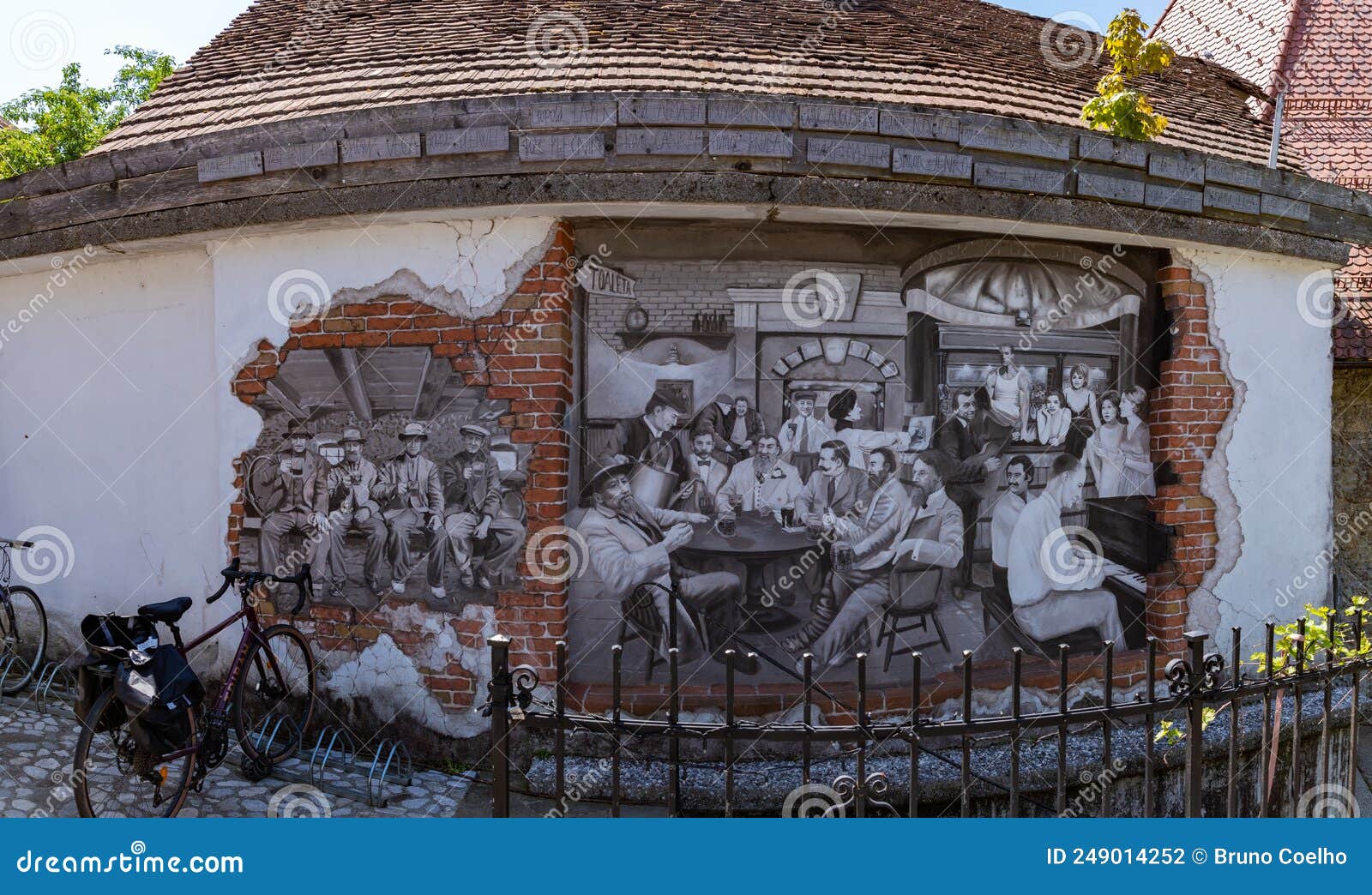 Layer House Mural editorial photography. Image of mural - 249014252