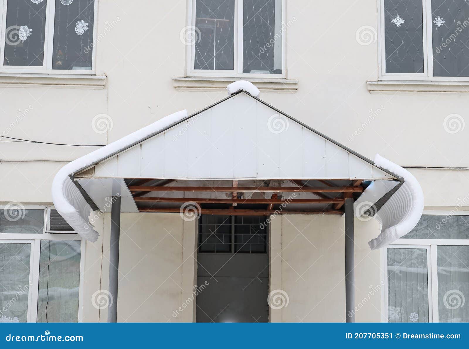 Layer of Snow Slides Off the Roof Stock Image - Image of resentment ...