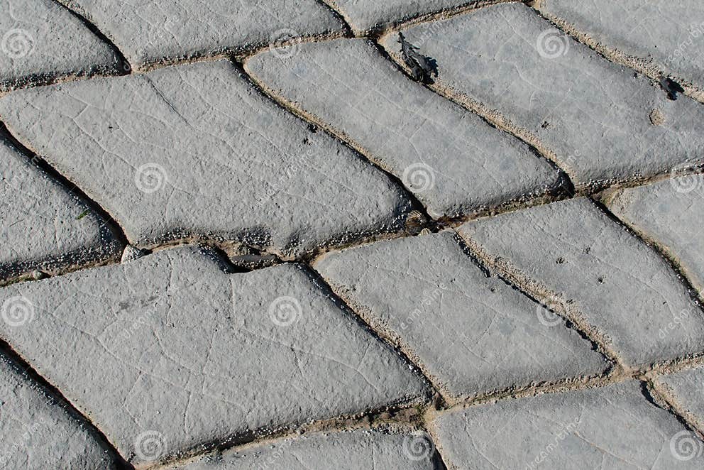 Layers of Sedimentary Rocks Make Interesting Patterns in Ocean Floor ...