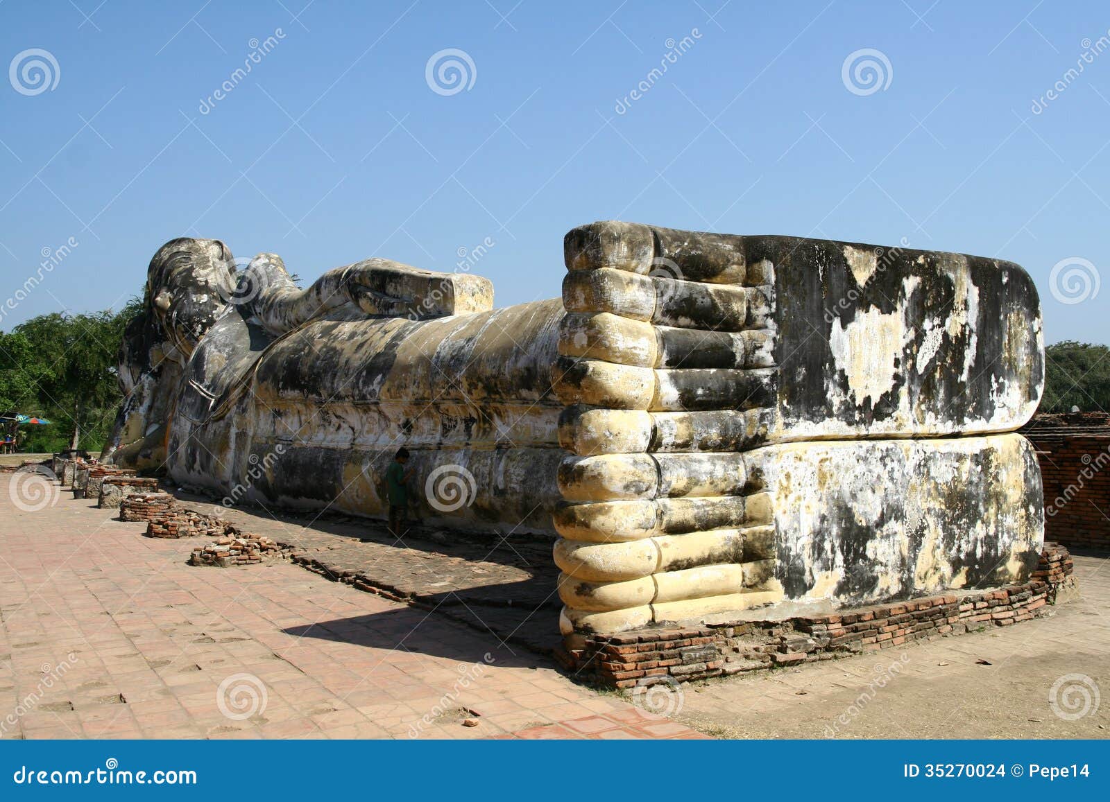 Laying Buddha Statue in Ayutthaya Editorial Stock Image - Image of ...
