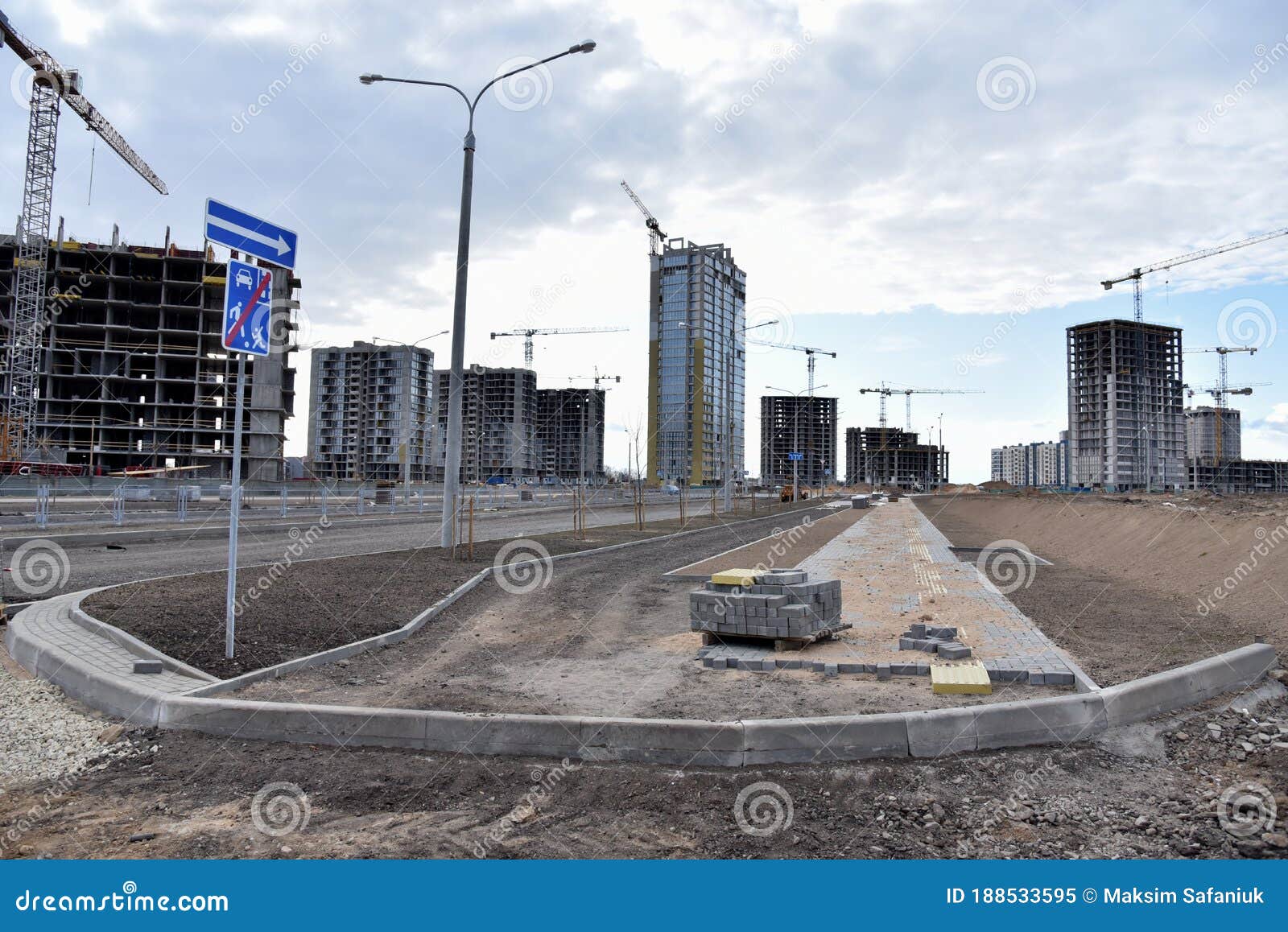 Screeding Sand For Installing Borders, Curbs And Concrete Blocks On The ...