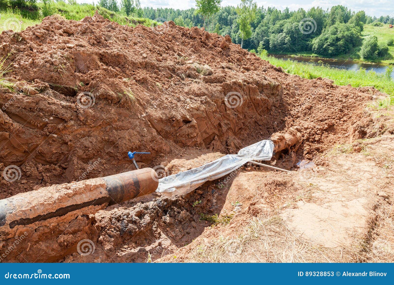 Laying Underground Gas Pipeline Stock Image - Image of facilities ...