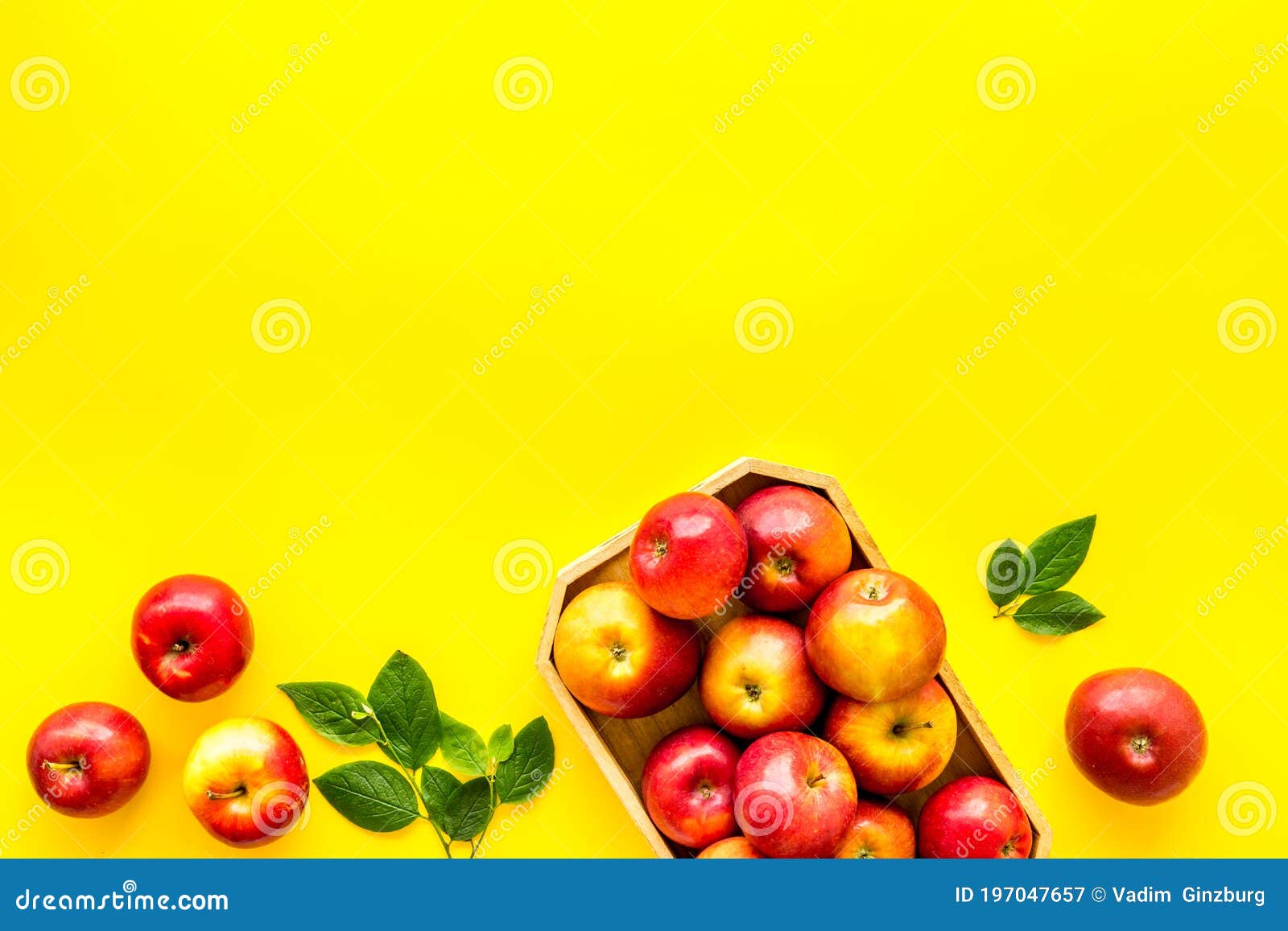 Layout of Fresh Red Apples. Top View, Copy Space Stock Image - Image of ...