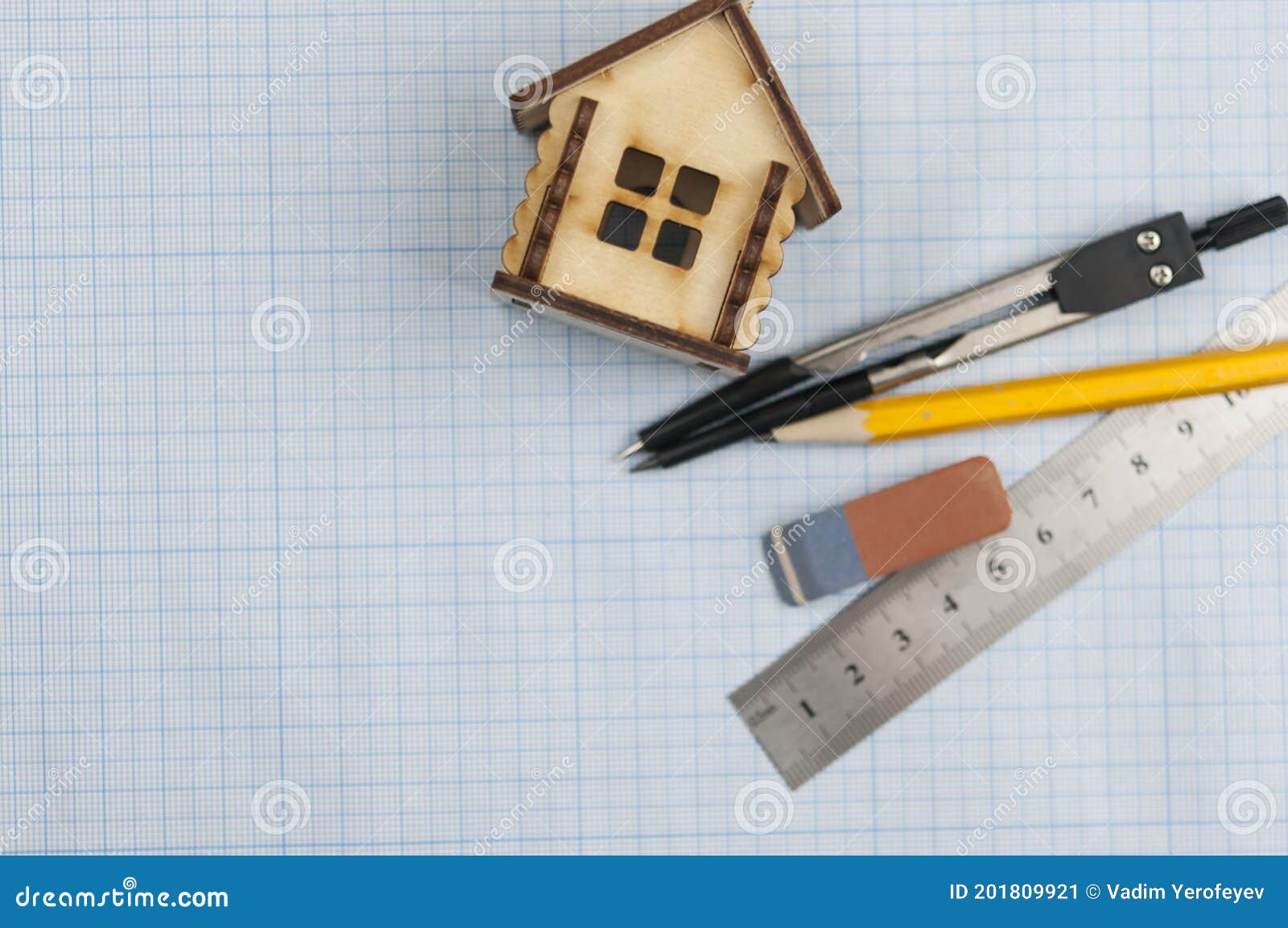 Layout of the House in the Paper Graph Background with Geometry Tool ...
