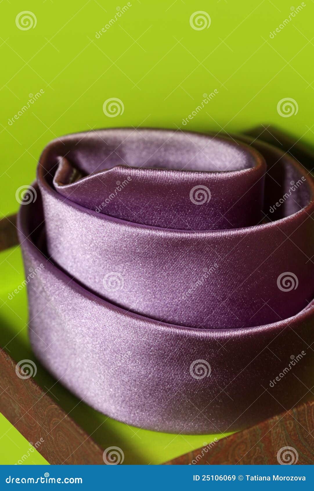 Lazo violeta imagen de archivo. Imagen de estante, lago - 25106069