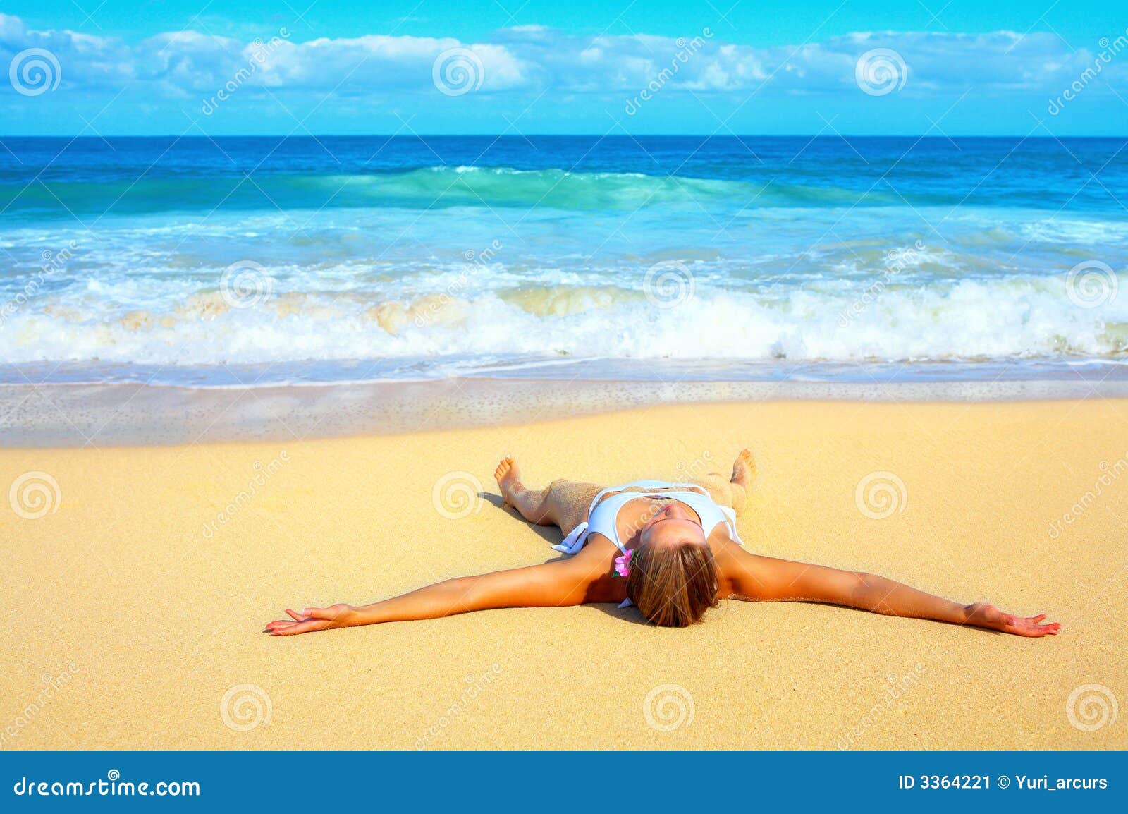 Lazy Day In The Warm Sun Stock Image Image Of Sand Ocean 3364221