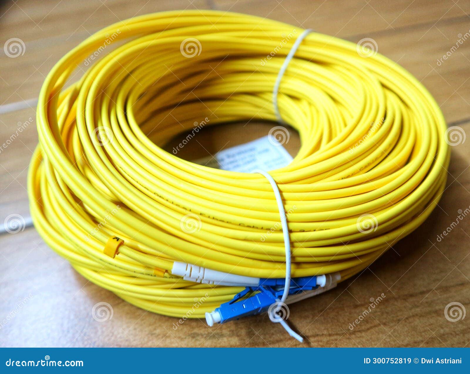 LC-LC Duplex Single Mode PatchCord/Fiber Optic Patch Cord in One Roll ...