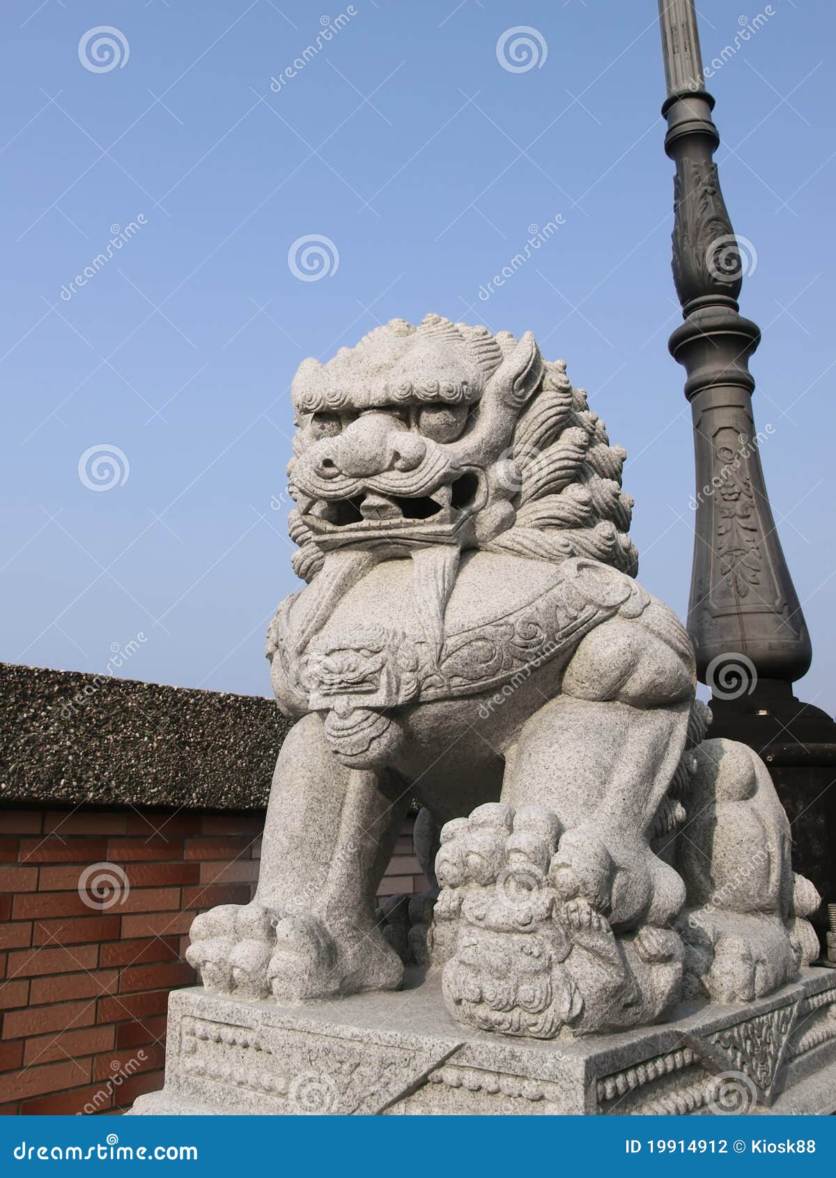 León de piedra chino foto de archivo. Imagen de fondo - 19914912