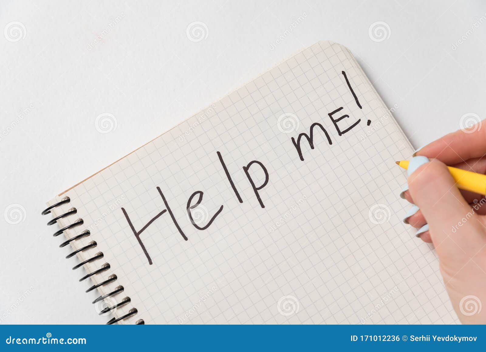 Le Bloc-notes Avec Des Paroles M'aident Sur Le Fond Blanc. Demande D ...