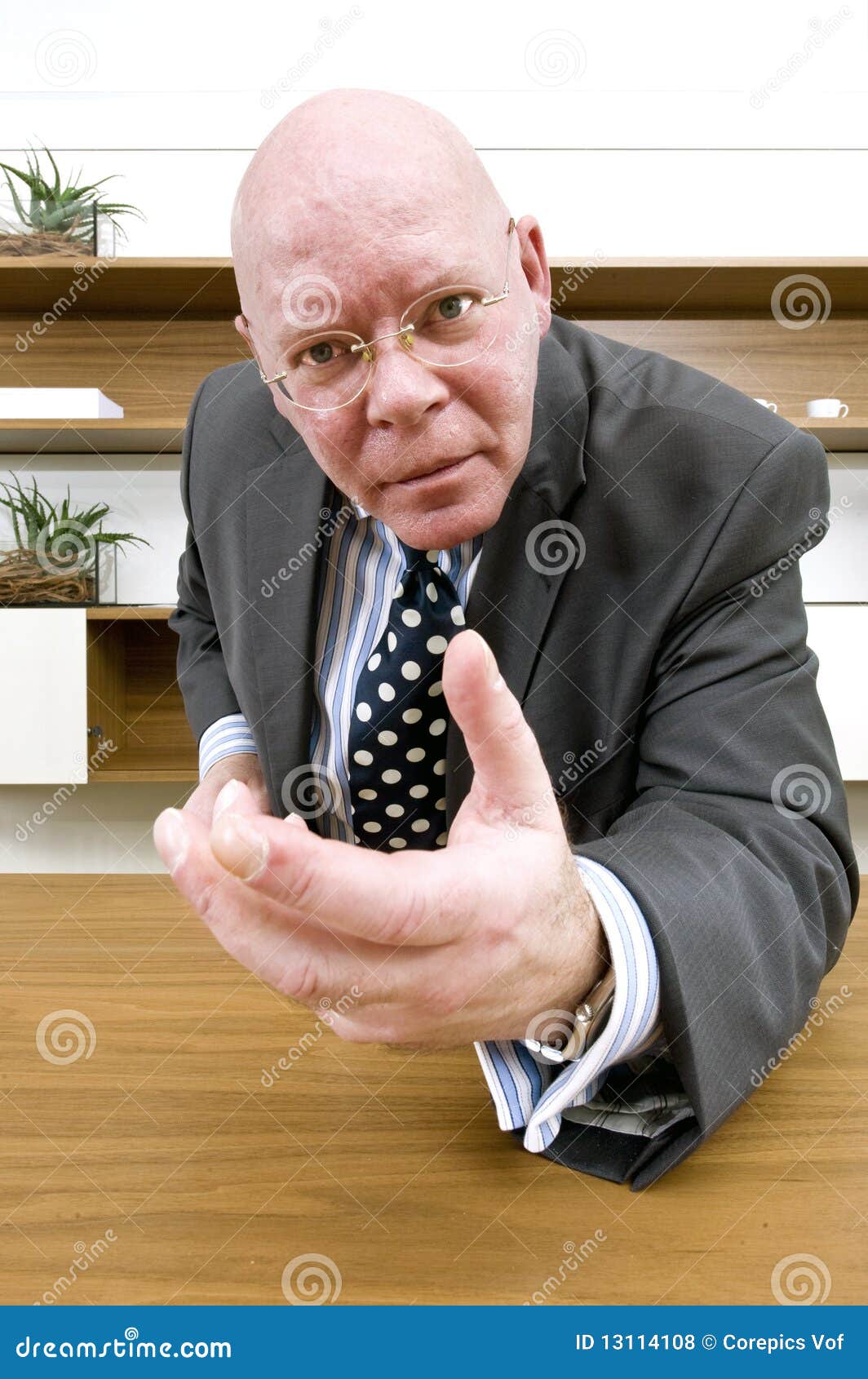 Le bossage photo stock. Image du persuasif, lunettes - 13114108