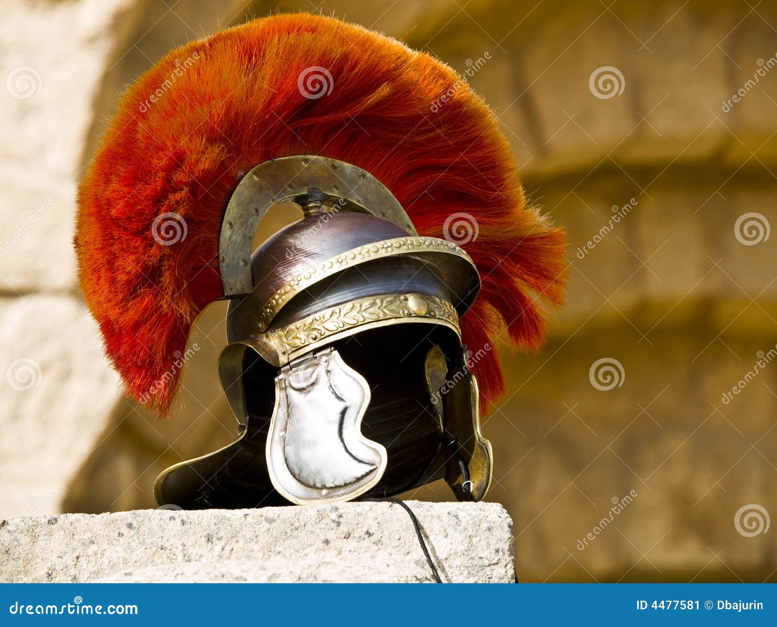 Le Casque De Legionar Romain Image stock - Image du monumental, romain ...