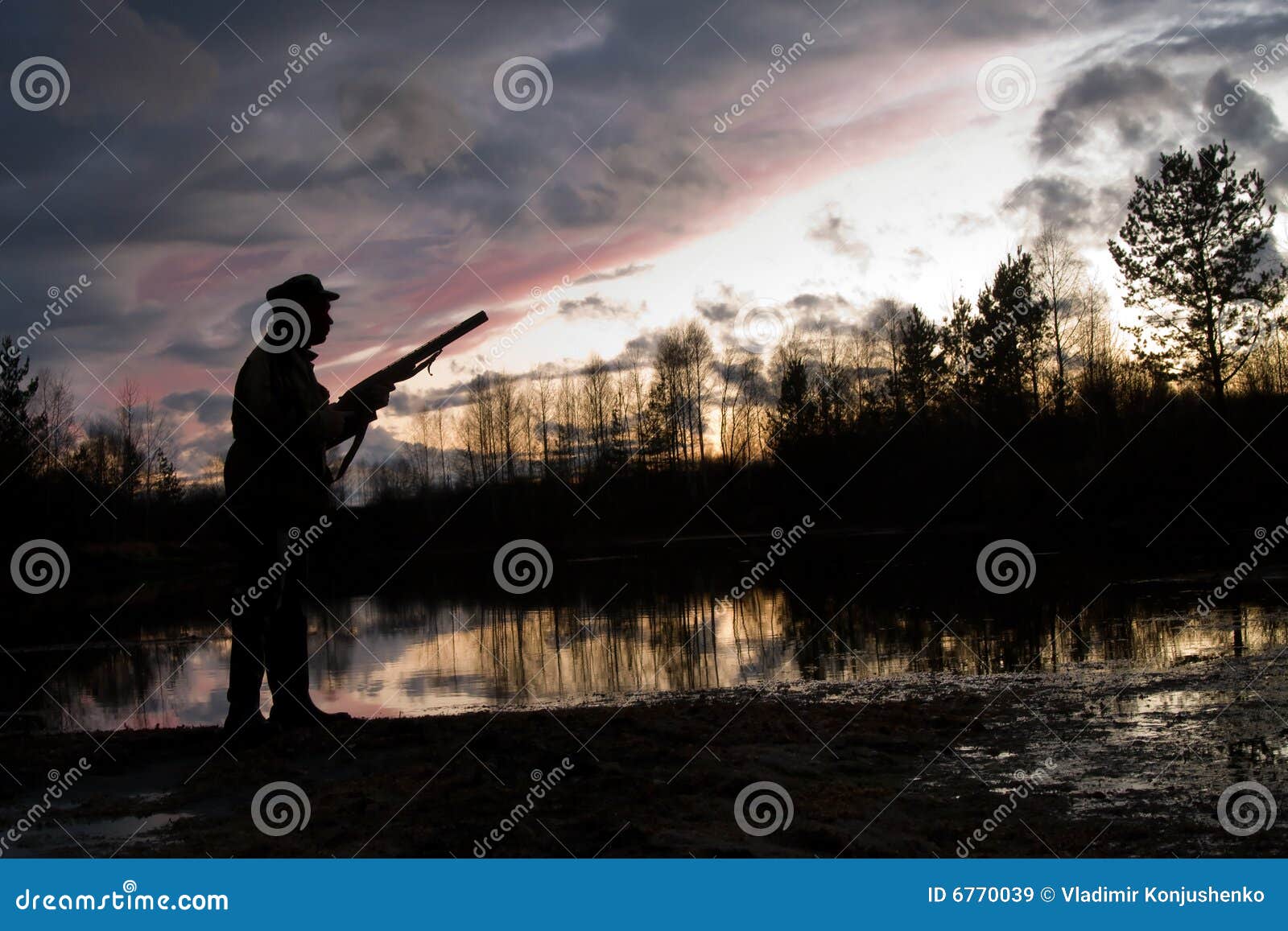 Le chasseur image stock. Image du scène, image, canon - 6770039