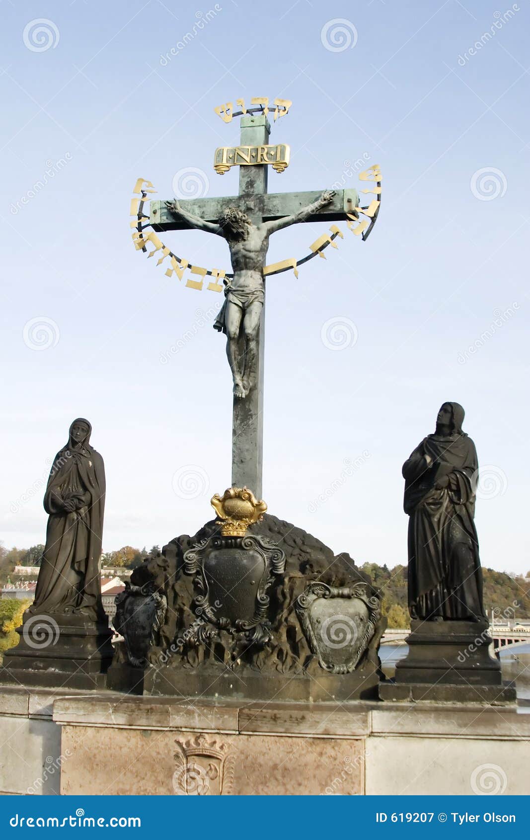 Le Christ de souffrance image stock. Image du automne, crucifix - 619207