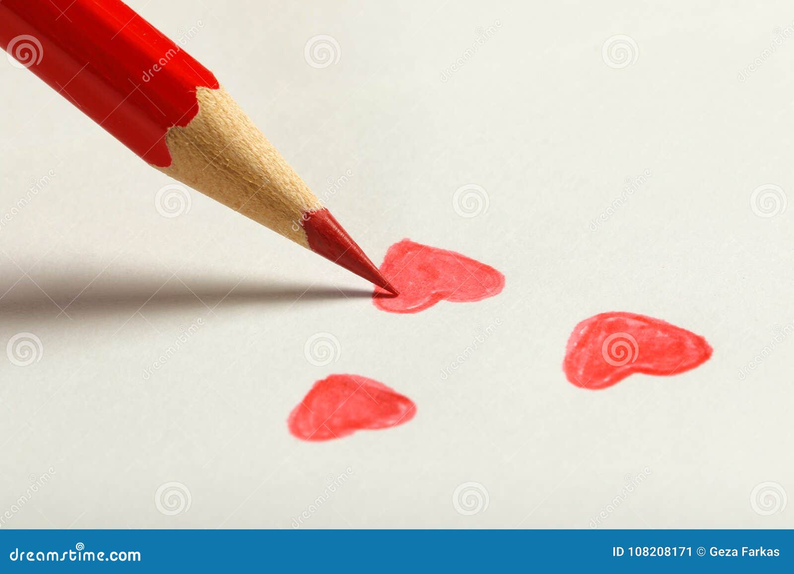 Le Crayon Rouge Dessine Des Cerfs Image stock - Image du beau ...