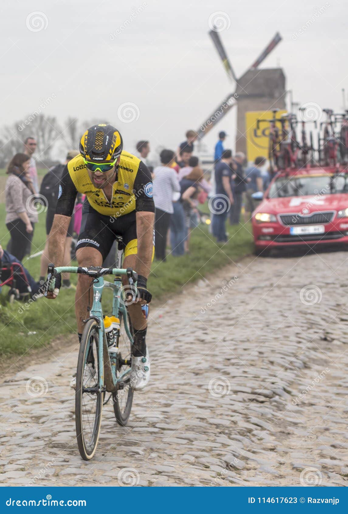 Le Cycliste Maarten Wynants - Paris-Roubaix 2018 Photo stock éditorial ...