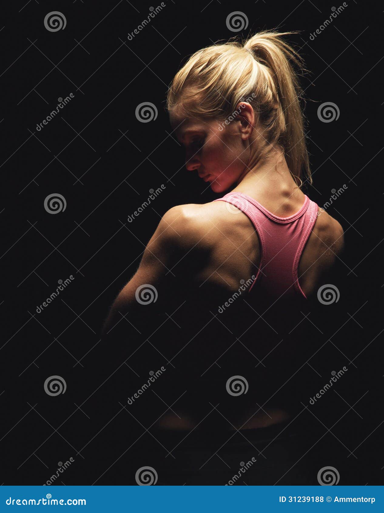 Le Dos Du Modèle De Forme Physique Photo stock - Image du lifestyle ...