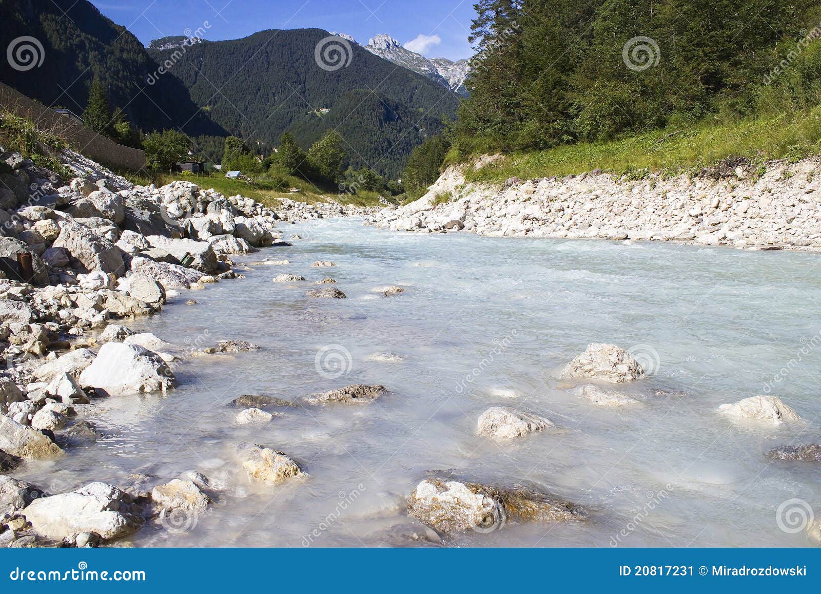 Le fleuve de Soca image stock. Image of horizontal, ressort - 20817231