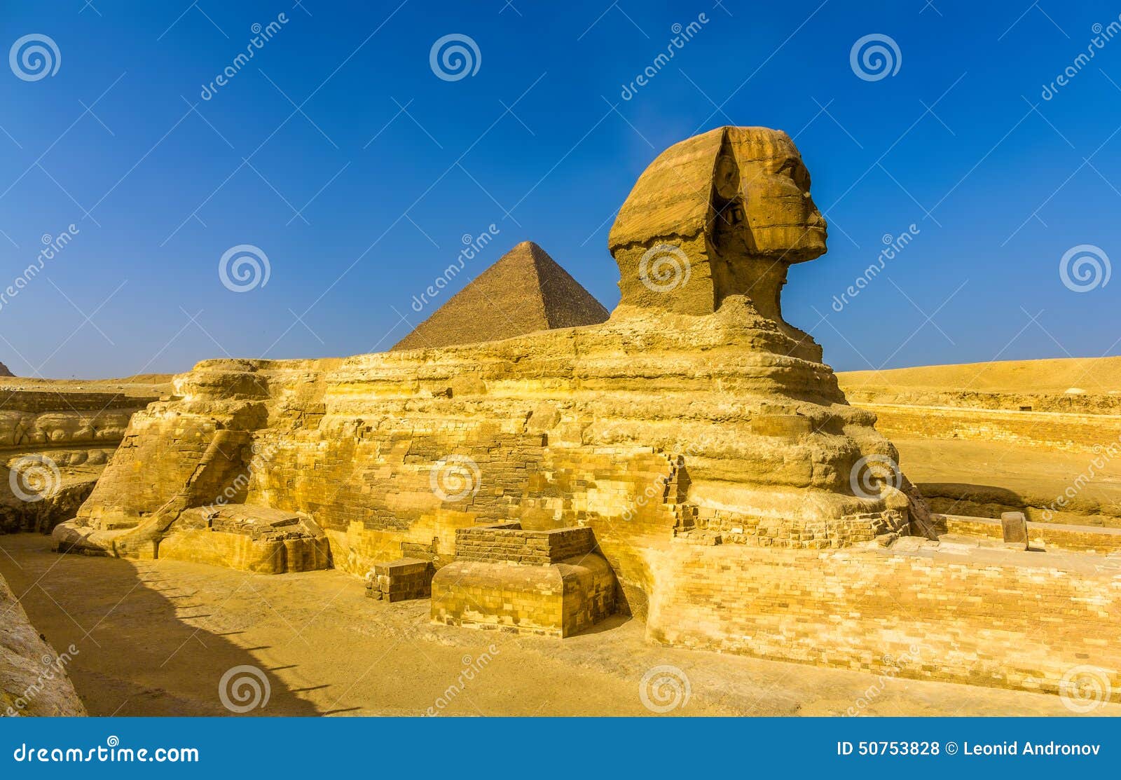 Le Grand Sphinx Et La Grande Pyramide De Gizeh Photo stock - Image du ...