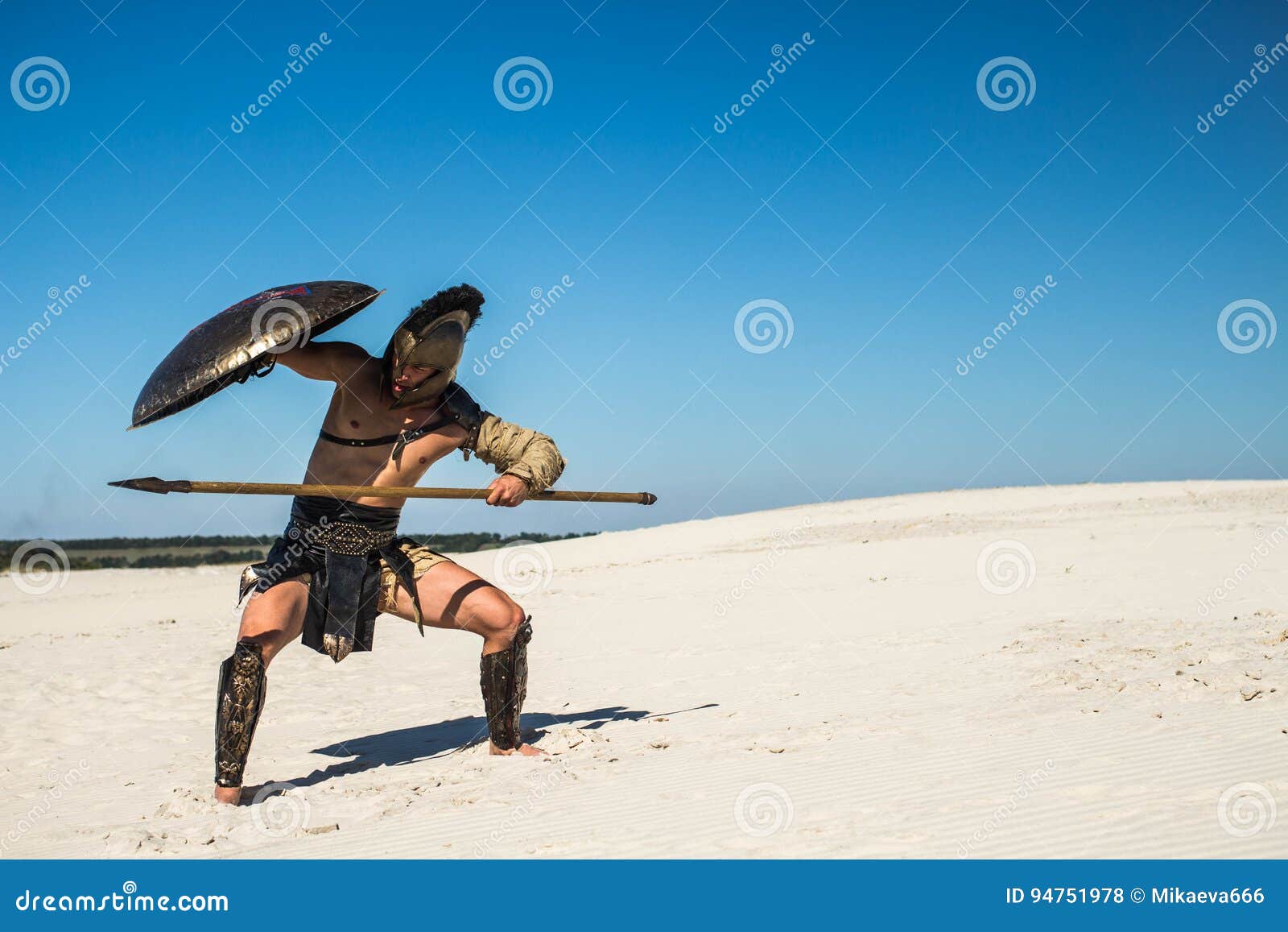 Le Guerrier Spartiate Va Sous Le Bouclier Photo stock - Image du ...