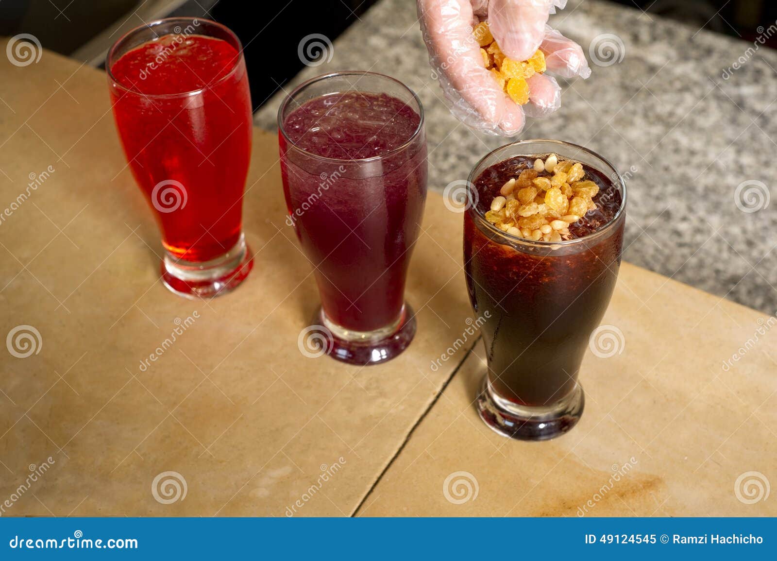 Le Jus Arabe Du Jallab a Servi Dans Le Mois Saint Ramadan Image stock ...