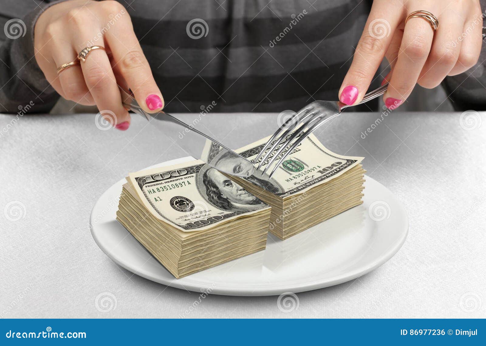 Le Mani Hanno Tagliato I Soldi Sul Piatto, Hanno Tagliato Il Concetto ... Le Mani Hanno Tagliato I Soldi Sul Piatto, Hanno Tagliato Il Concetto ...