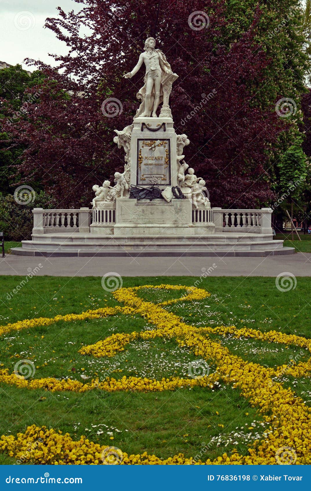 Le Monument De Mozart, Vienne L'autriche Photo stock - Image du ...
