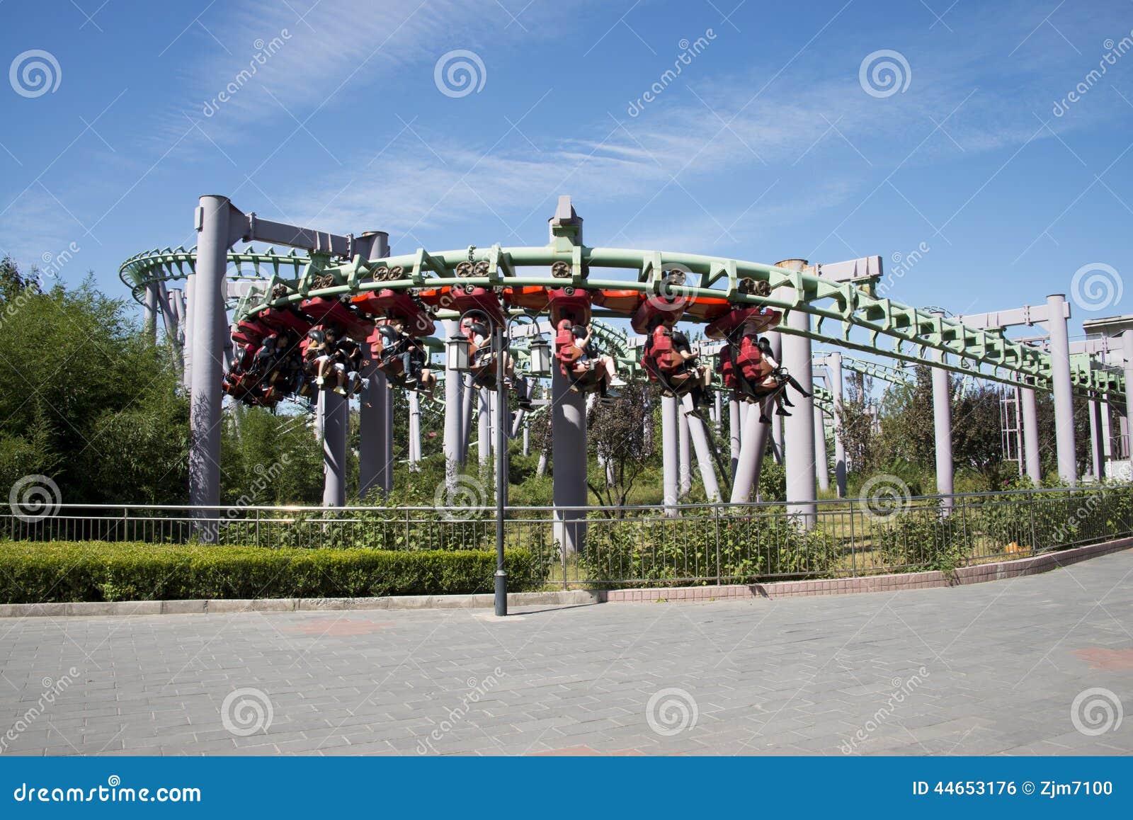 Le Parc D'attractions, Architecture Moderne Photo éditorial - Image du ...