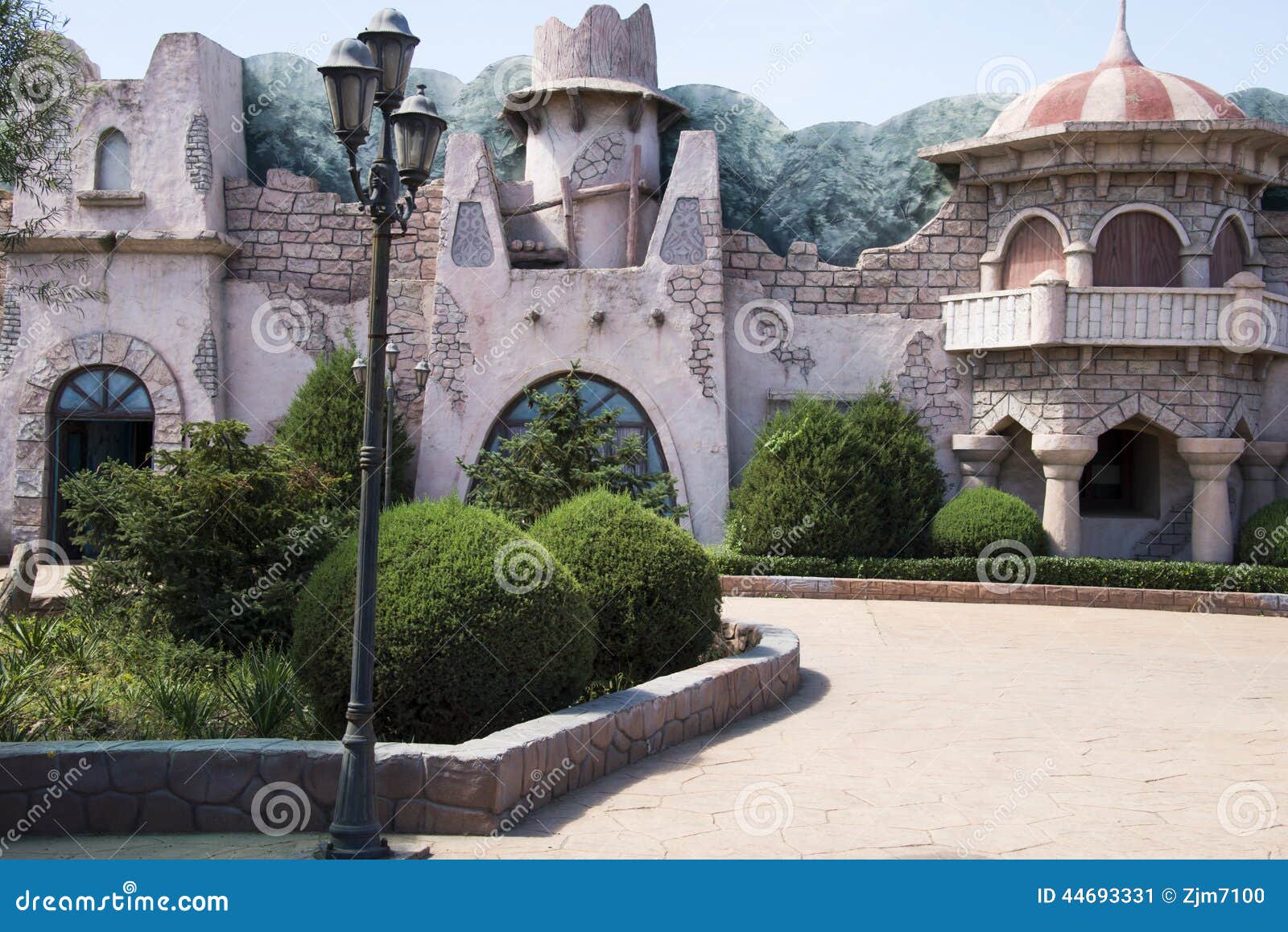 Le Parc D'attractions, Architecture Moderne Photo éditorial - Image du ...